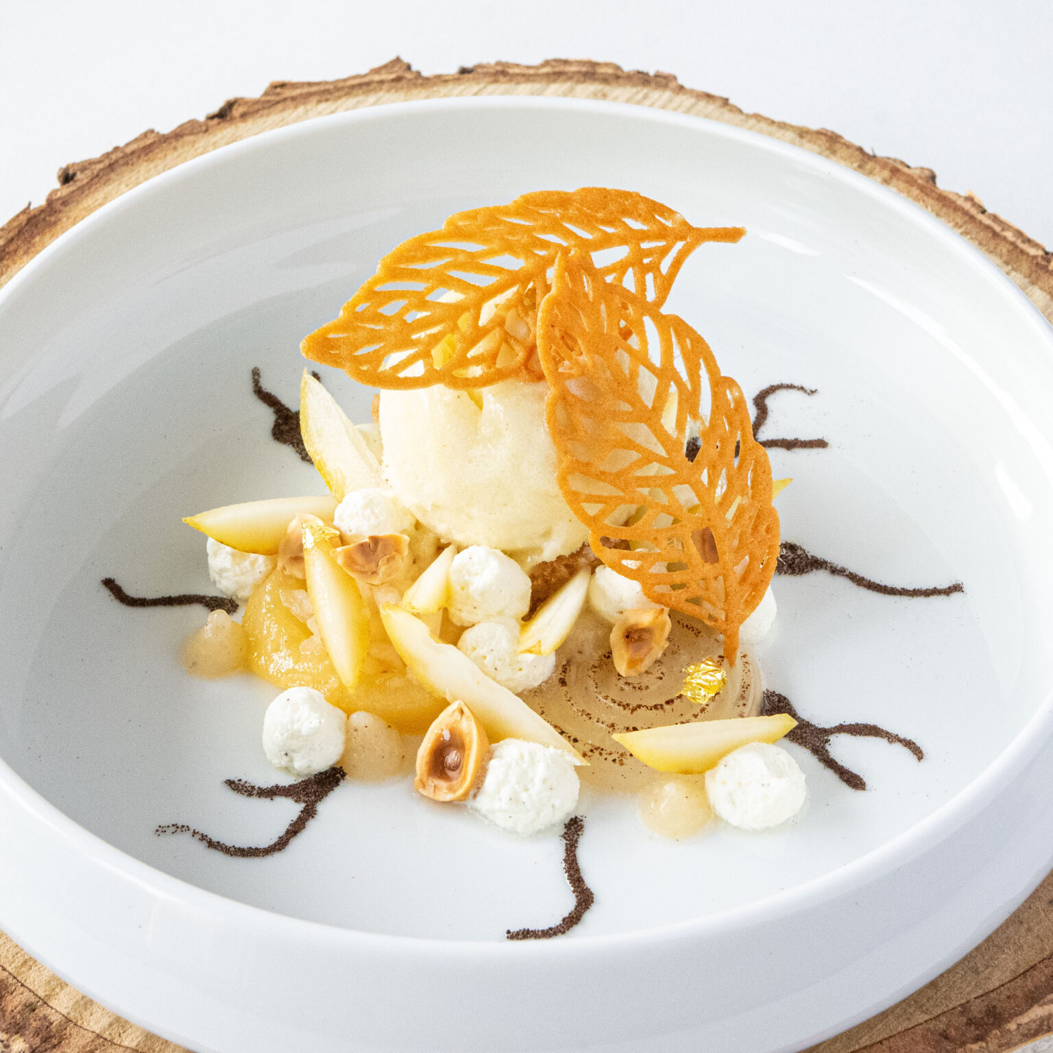 Dessert à l’assiette autour de la poire – Architecture Sucrée
